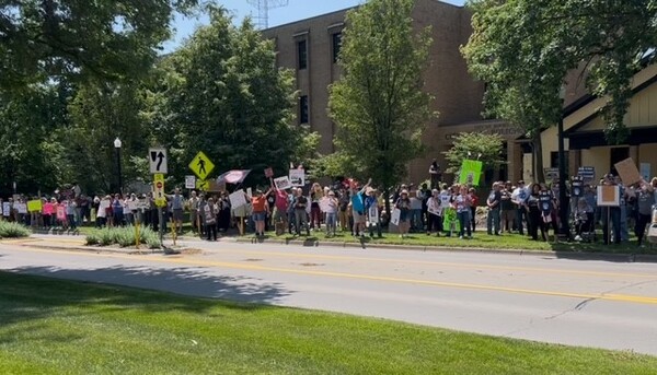 WHMI 93.5 Local News : LWV Reports 'Record' Crowd for No Kings ...