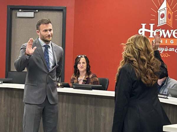 WHMI 93.5 Local News : New Howell Mayor, City Council Members Sworn In
